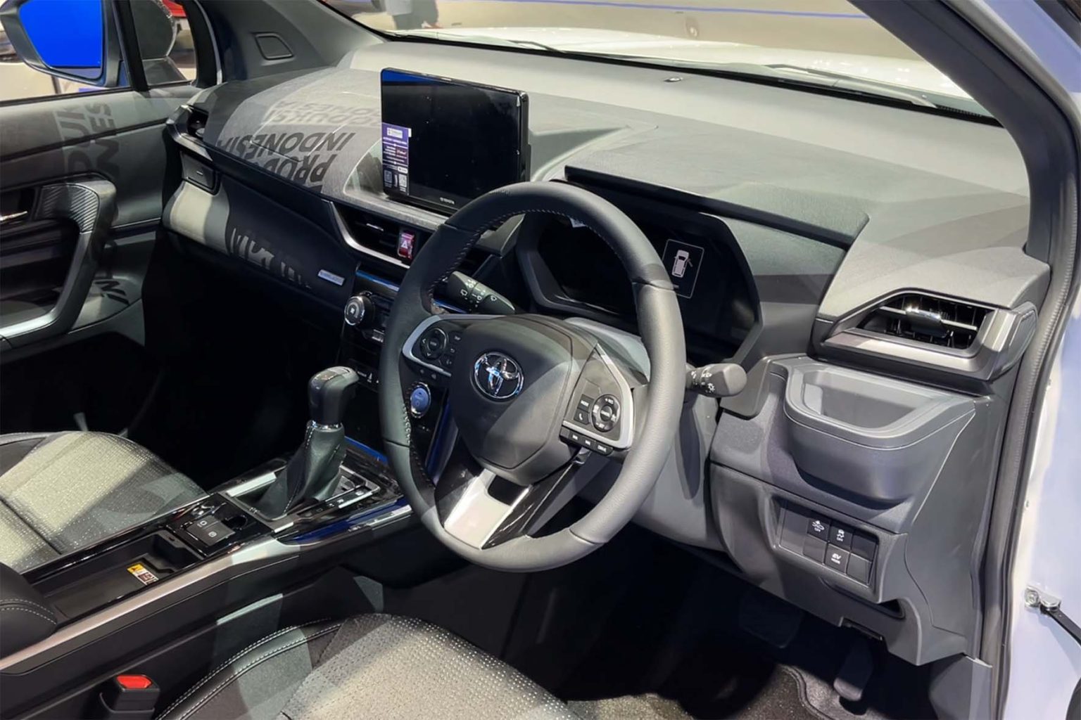 Toyota Veloz Hybrid: Membedah Tipe V hingga Q TSS Modelista apa Bedanya ...